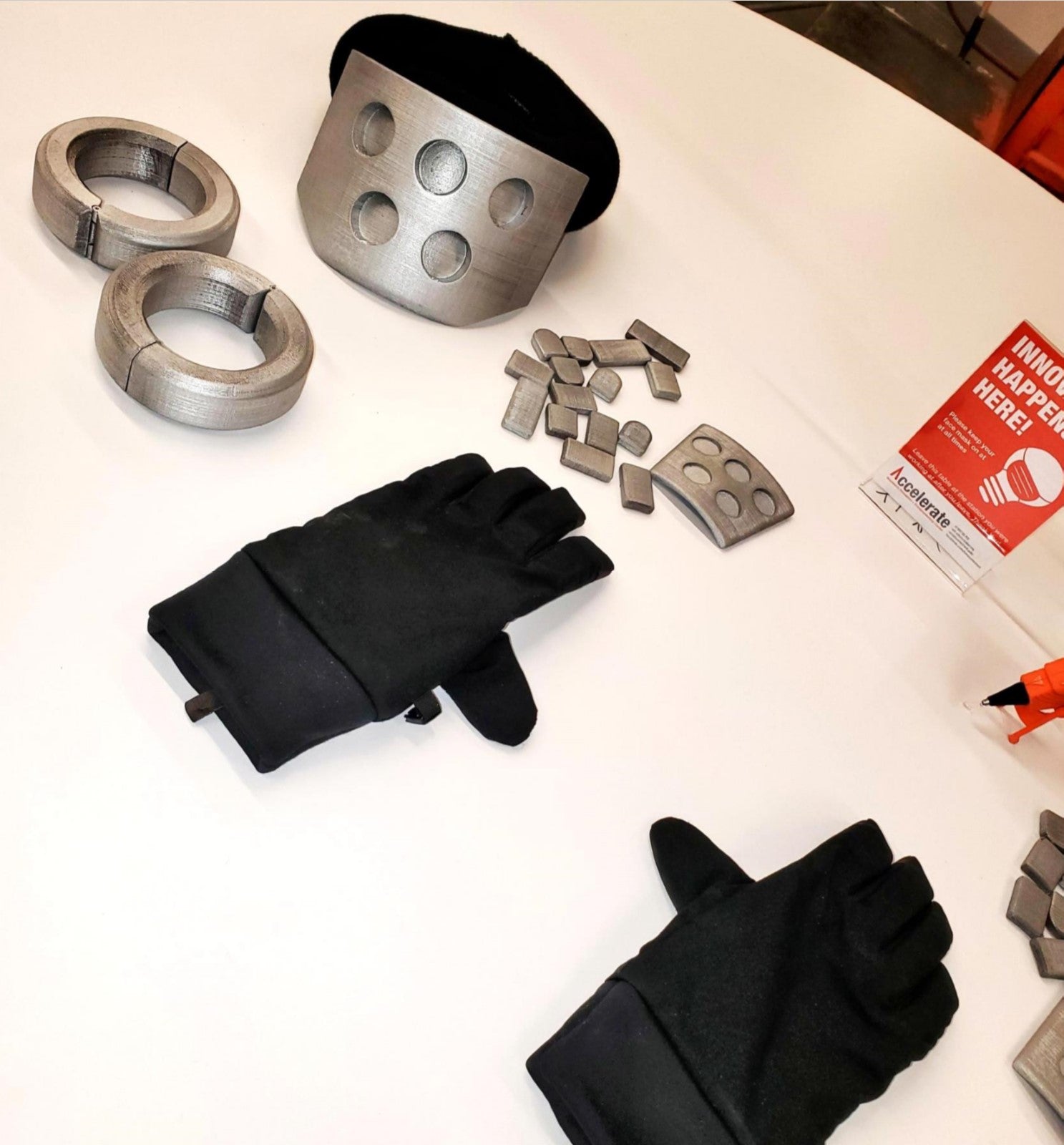 Fire Force - Glove and Neck Guard Set (STL File)